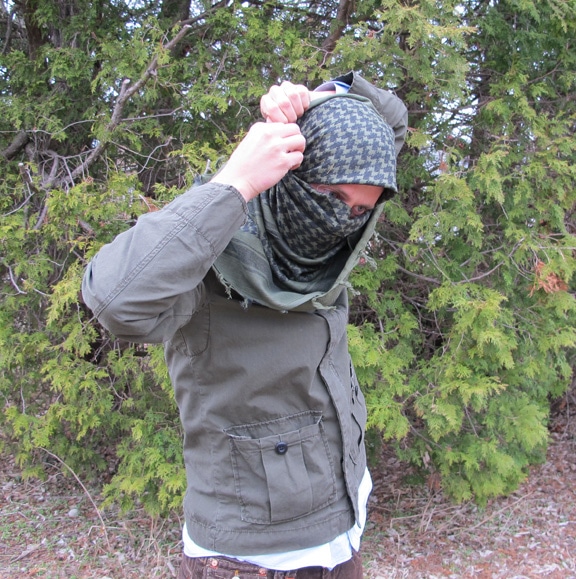 How to Tie a Shemagh/Keffiyeh | The Art of Manliness