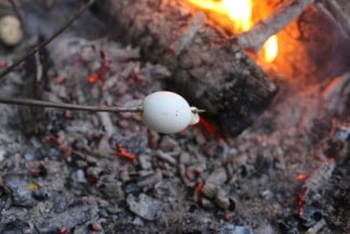 6 Foods to Cook on a Stick | The Art of Manliness