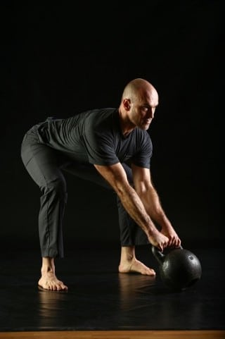 How to Do a Kettlebell Swing | The Art of Manliness