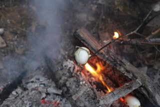 6 Foods to Cook on a Stick | The Art of Manliness