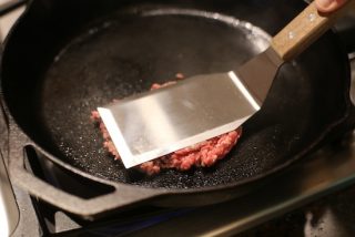How to Make the Perfect Diner-Style Smash Burger | The Art of Manliness