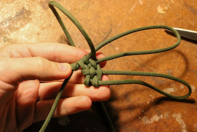 How to Make a Paracord Rock Sling | The Art of Manliness
