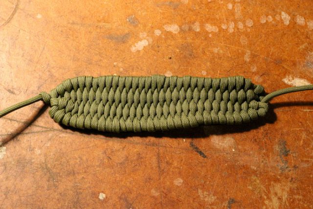 How to Make a Paracord Rock Sling | The Art of Manliness