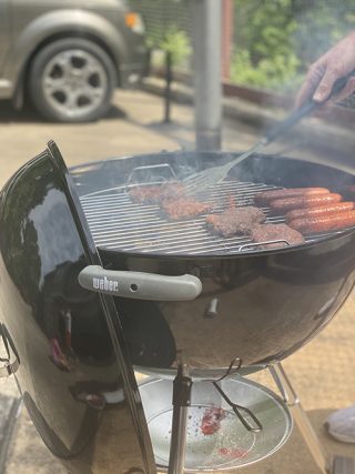 Revisiting the Classic Weber Kettle Grill | The Art of Manliness