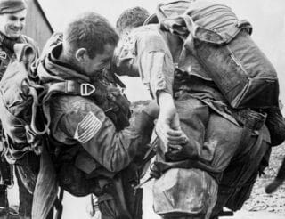 25 Amazing, Rarely-Seen Photographs of D-Day | The Art of Manliness