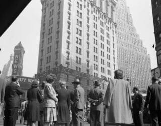 25 Amazing, Rarely-Seen Photographs of D-Day | The Art of Manliness